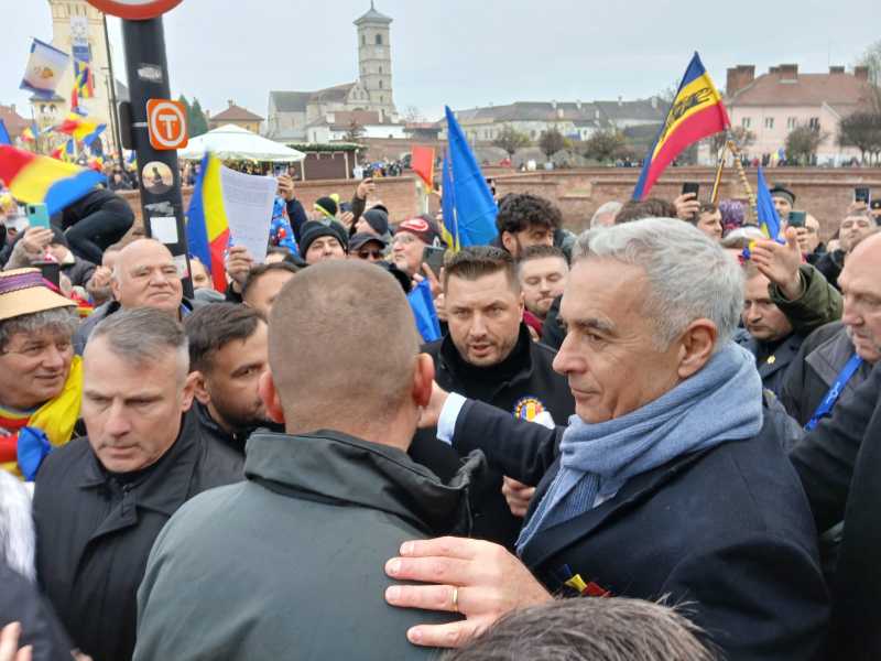 1 Decembrie/ Alba Iulia: Călin Georgescu, așteptat de mulți susținători ...